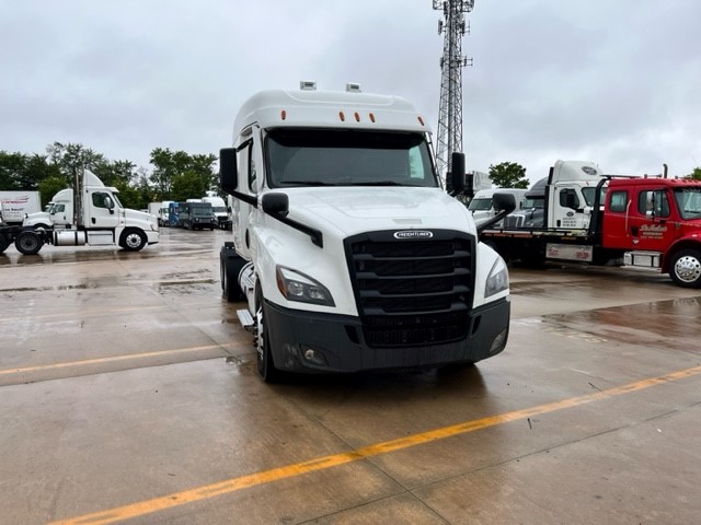 2020 Freightliner CASCADIA 126 - Campbell Supply