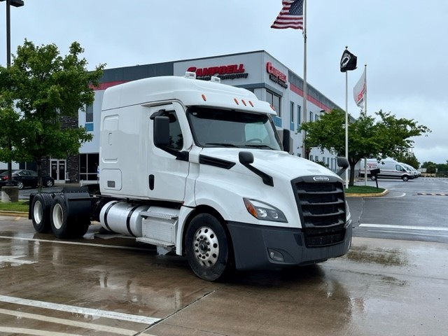 2020 Freightliner CASCADIA 126 - Campbell Supply